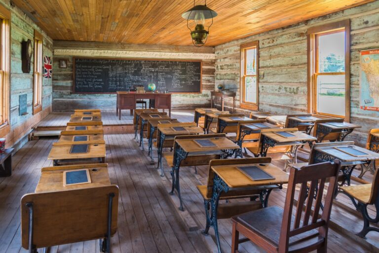 5 Reasons Current School Systems Fail to Prepare Students